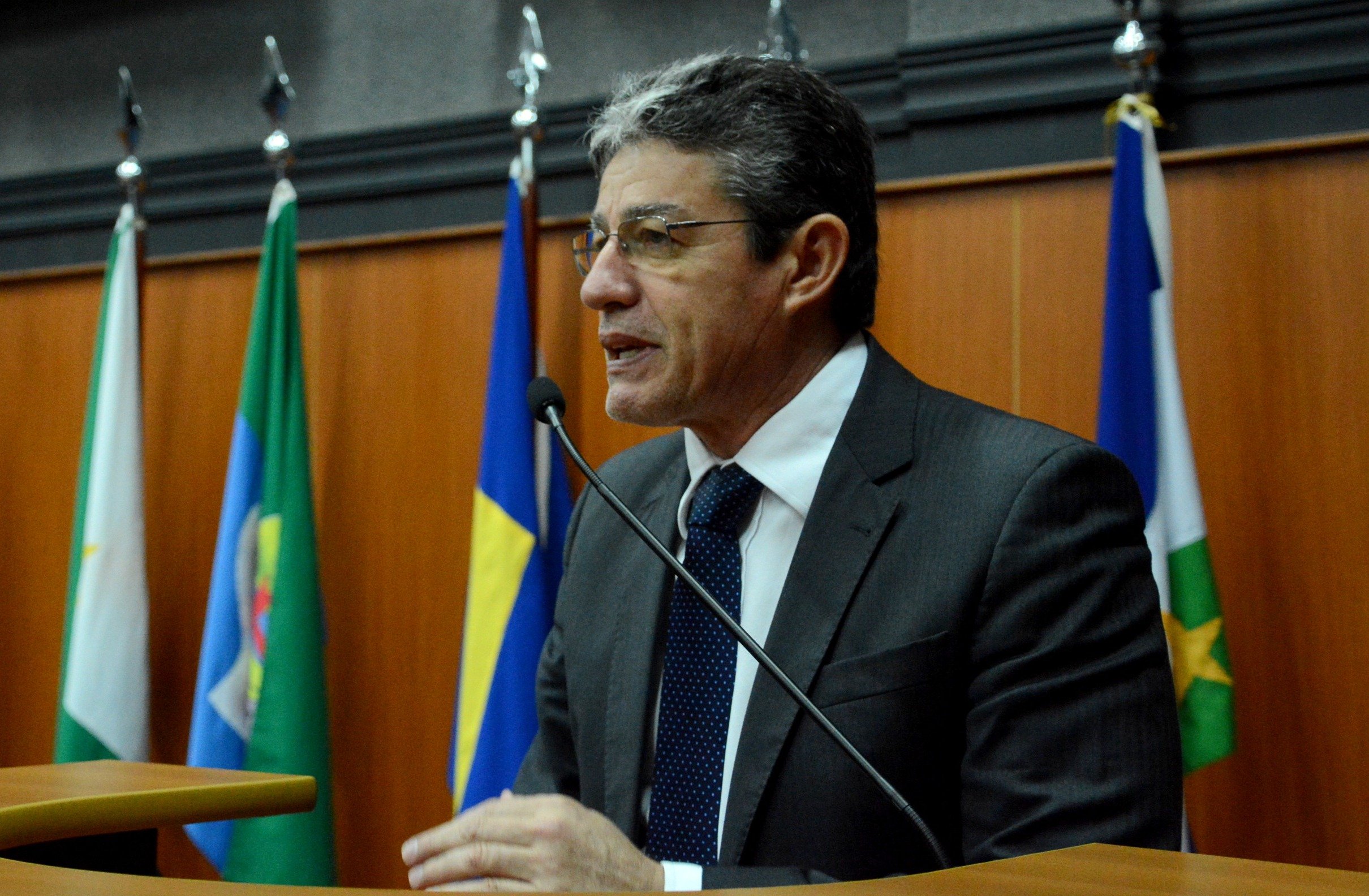 George Melo manifesta apoio aos servidores que reivindicam PCCR | ALE ...